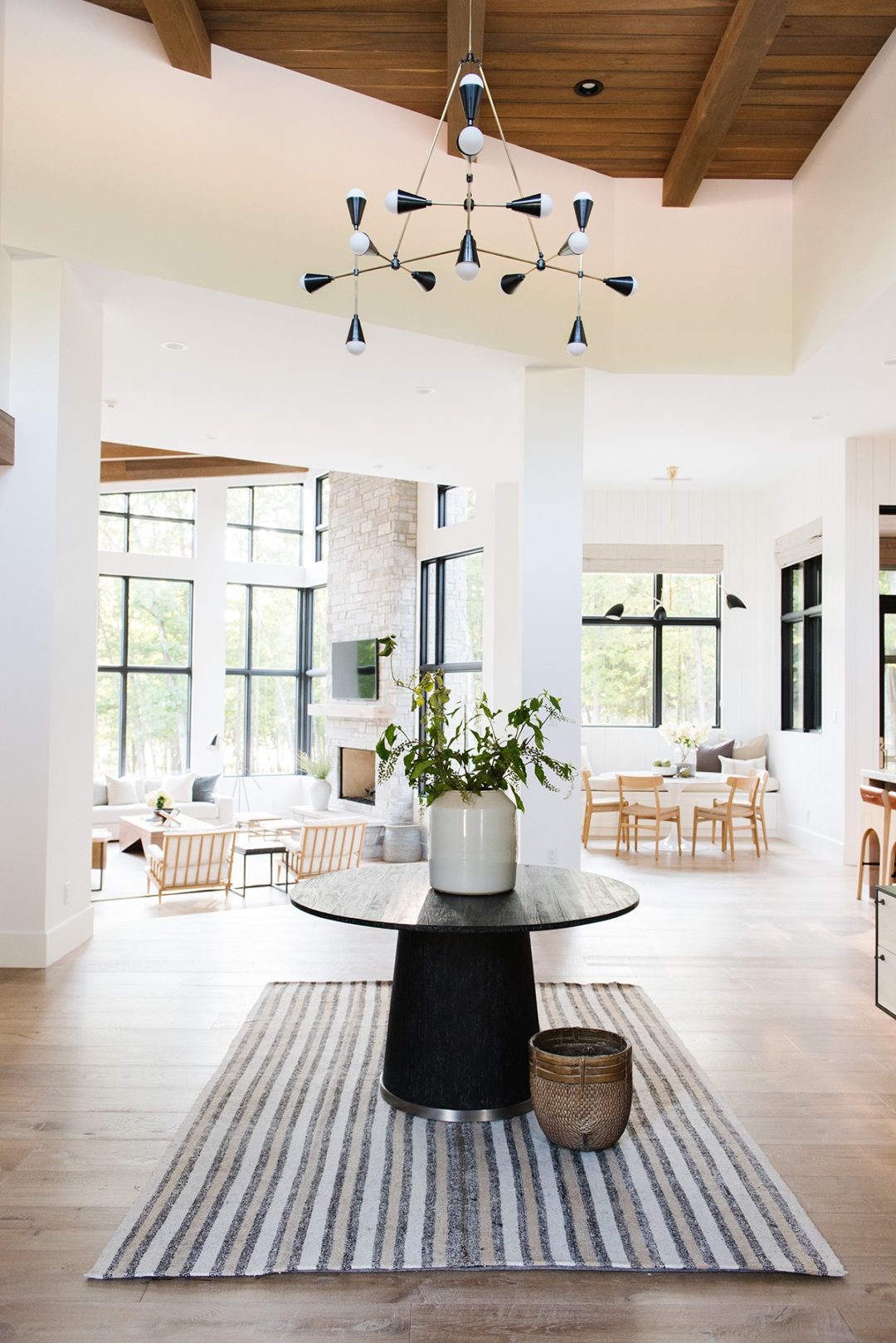 Take a Tour of this Stunning Modern Lakehouse | Lark & Linen Interior ...