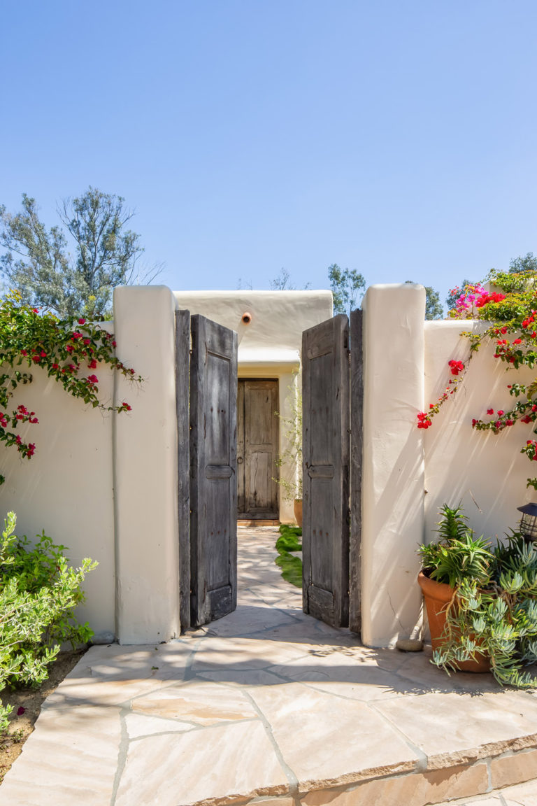 After Being Destroyed by a Devastating Flood, This Home was Brought ...